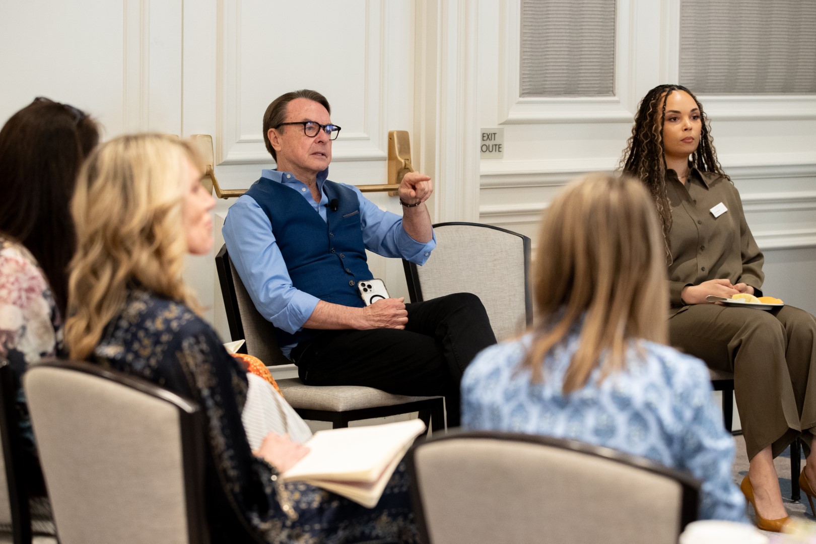 Client Communication and Relationship Management for Interior Designers